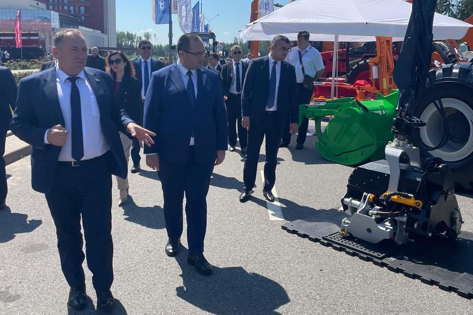 Minister Majnun Mammadov met with Minister of Agricultu...